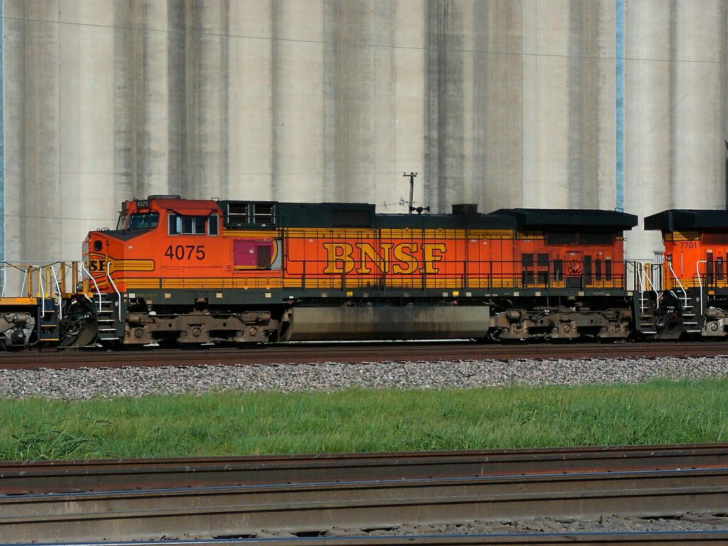 BNSF 4075
